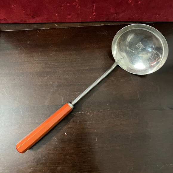 Dining | Vintage Englishtown Orangebutterscotch Bakelite Handle Wide Ladle | Poshmark